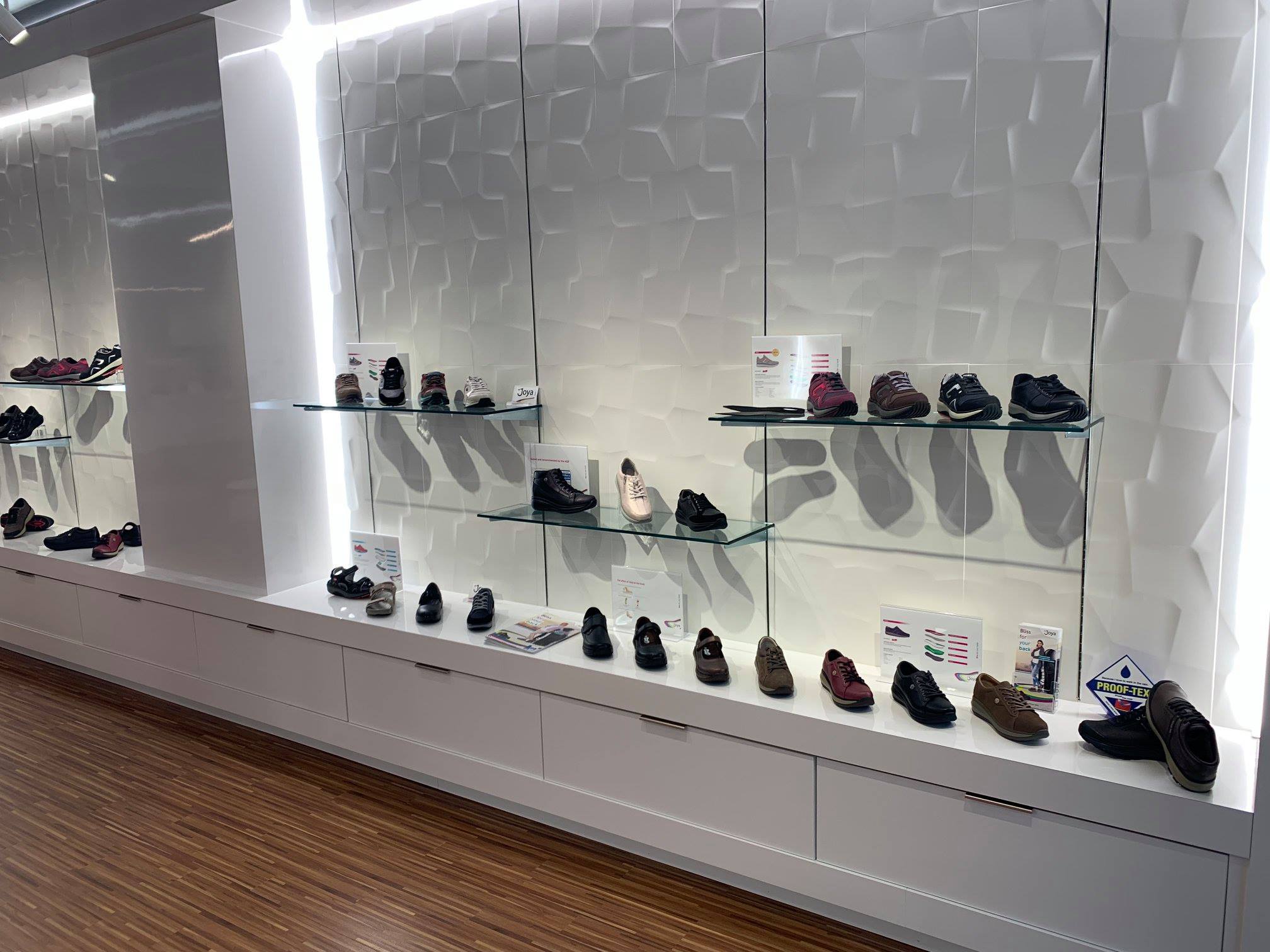 DesignTeam Plus - Portfolio - Retail - Kybun/Joya